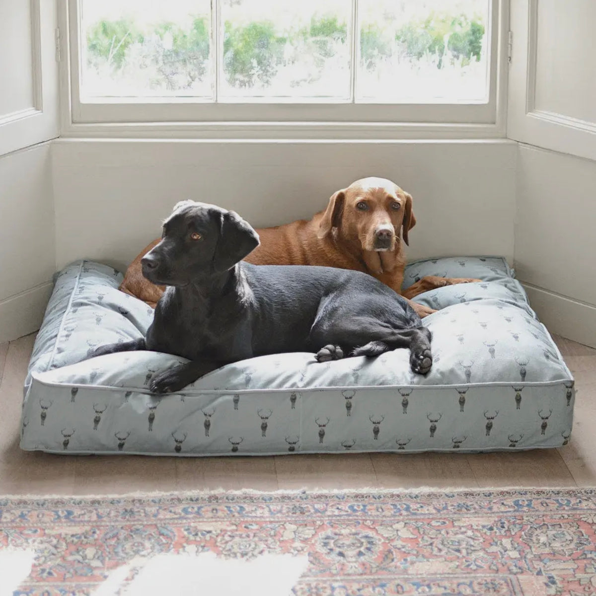 Highland Stag Dog Bed - Large – The Hare & The Hart